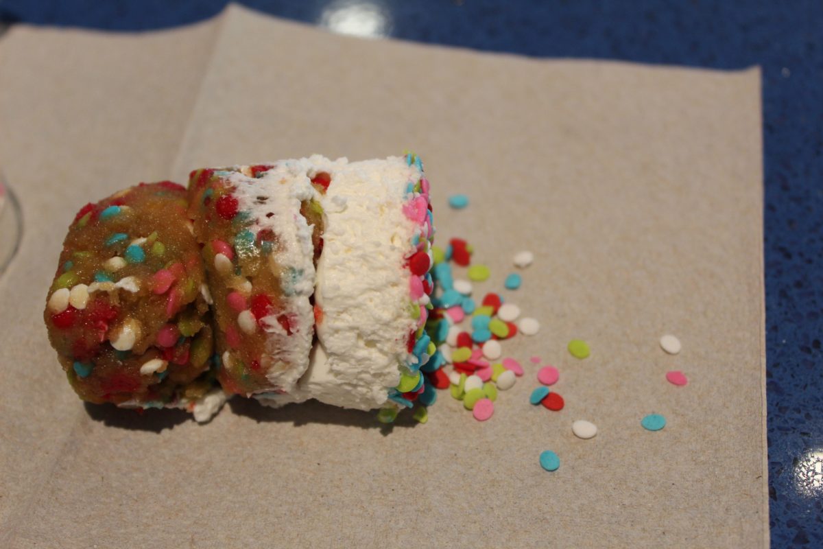 REVIEW: Mickey Push Pop Lands at Cosmic Ray's for Mickey and Minnie's ...