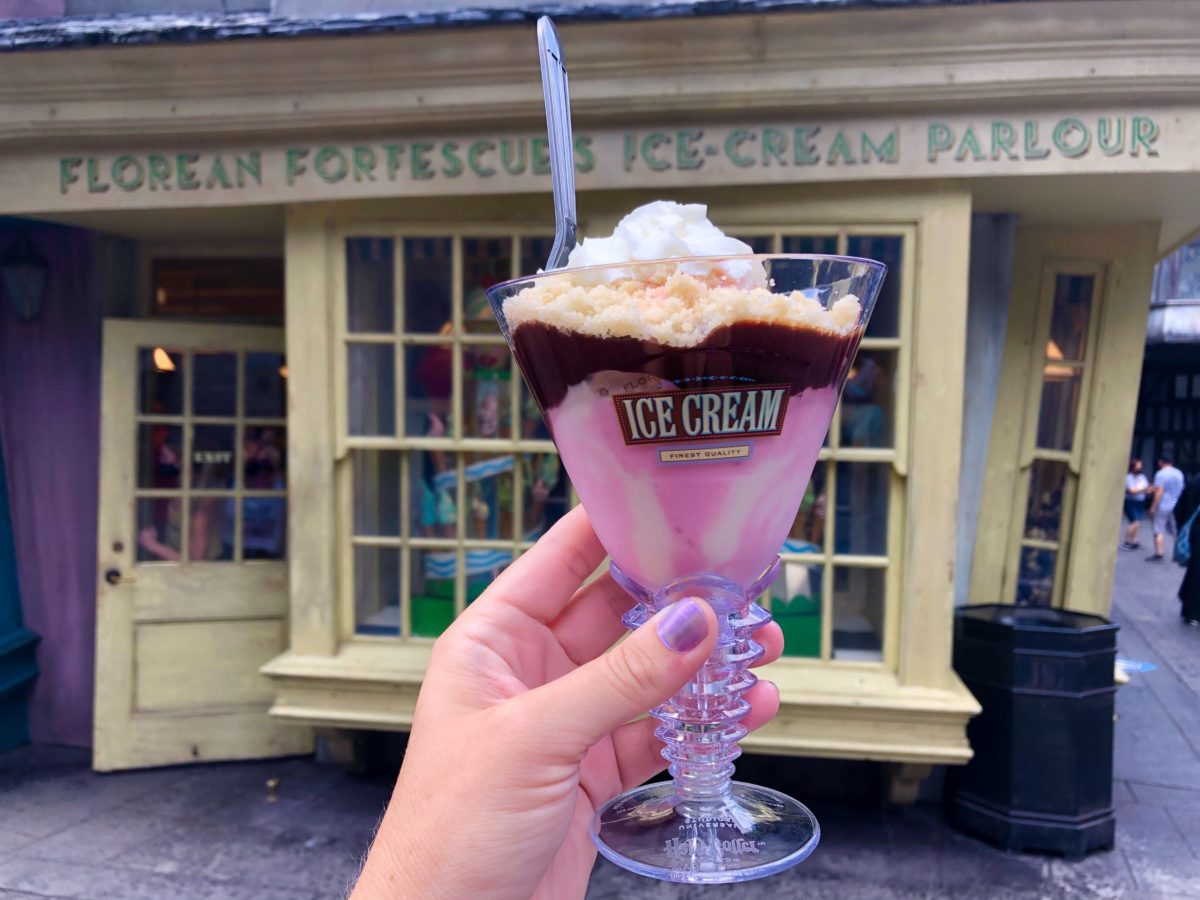 REVIEW: Chocolate Strawberry Peanut Butter Sundae from Florean ...