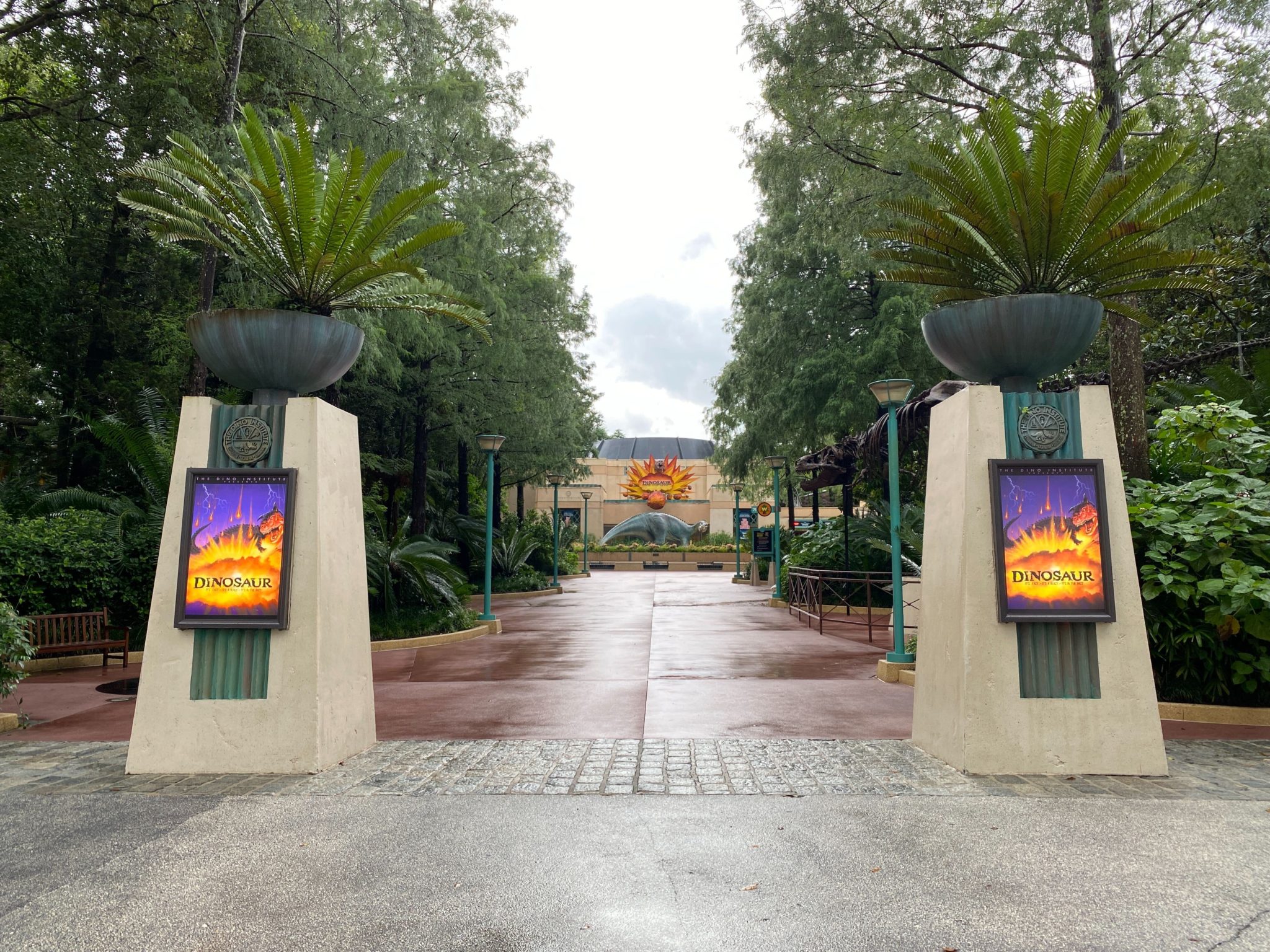 LAST LOOK at DINOSAUR Ride in Disney’s Animal Kingdom - Disney by Mark