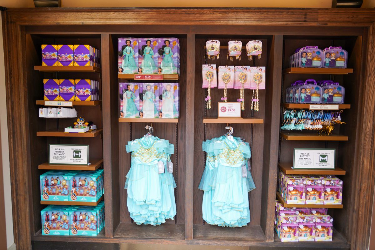 PHOTOS, VIDEO: Souk-Al-Magreb Reopens with "Aladdin" Merchandise Under ...