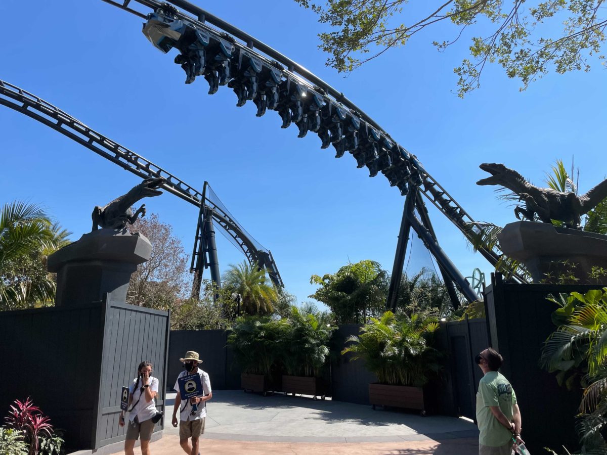 PHOTOS, VIDEO: Jurassic World VelociCoaster Trains Now Fly Over Guests ...