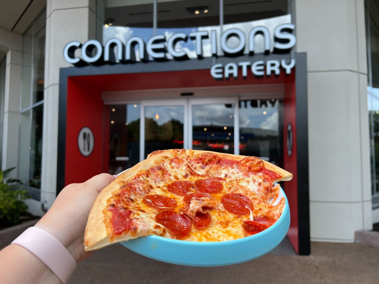 Celebrate National Pizza Day with Pizza Around the Disney Parks ...