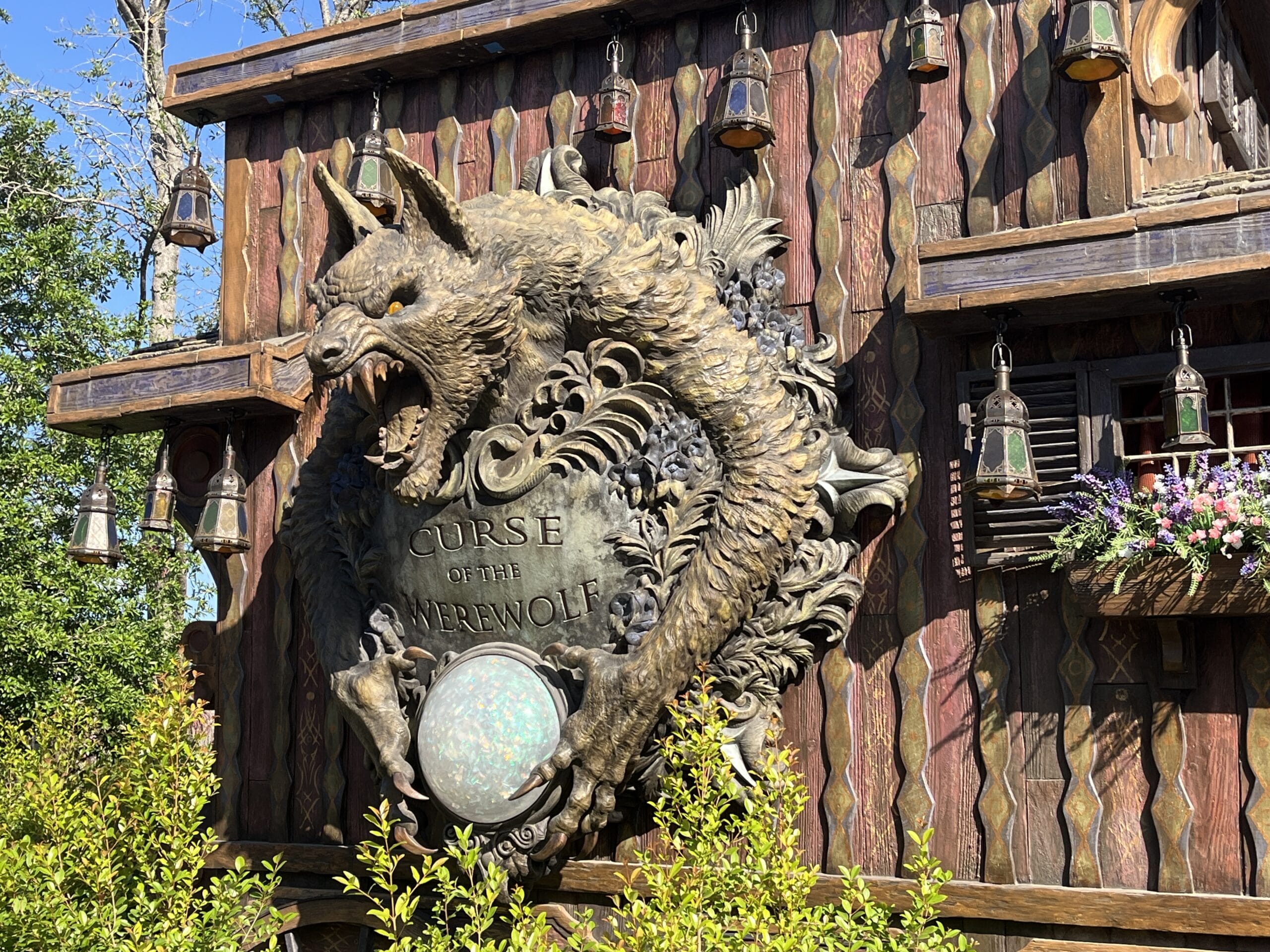 PHOTOS, VIDEO: Daytime Curse of the Werewolf POV in Dark Universe at ...