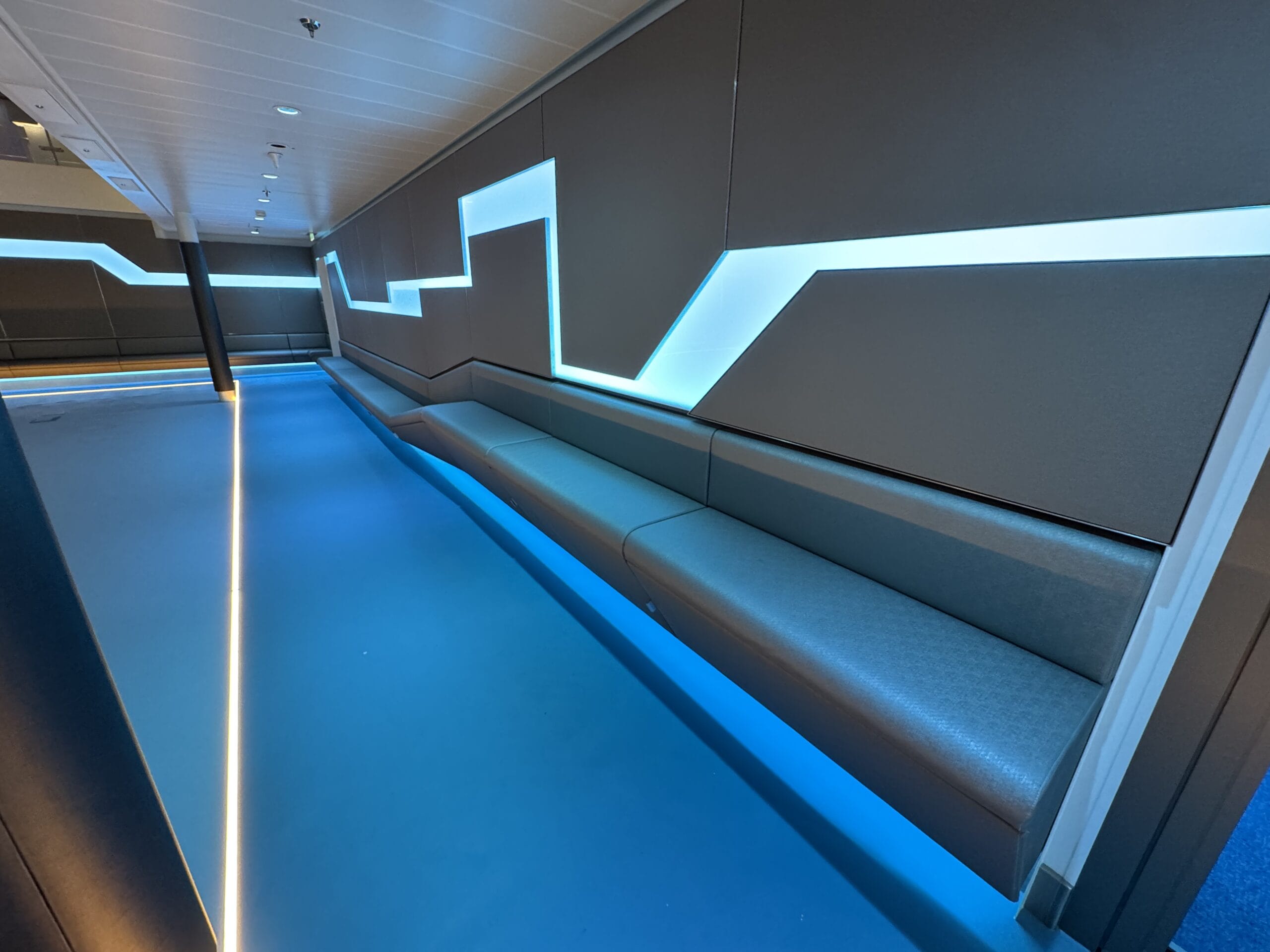 FULL TOUR: Incredibles-Themed Hero Zone Sports Arena on the Disney ...