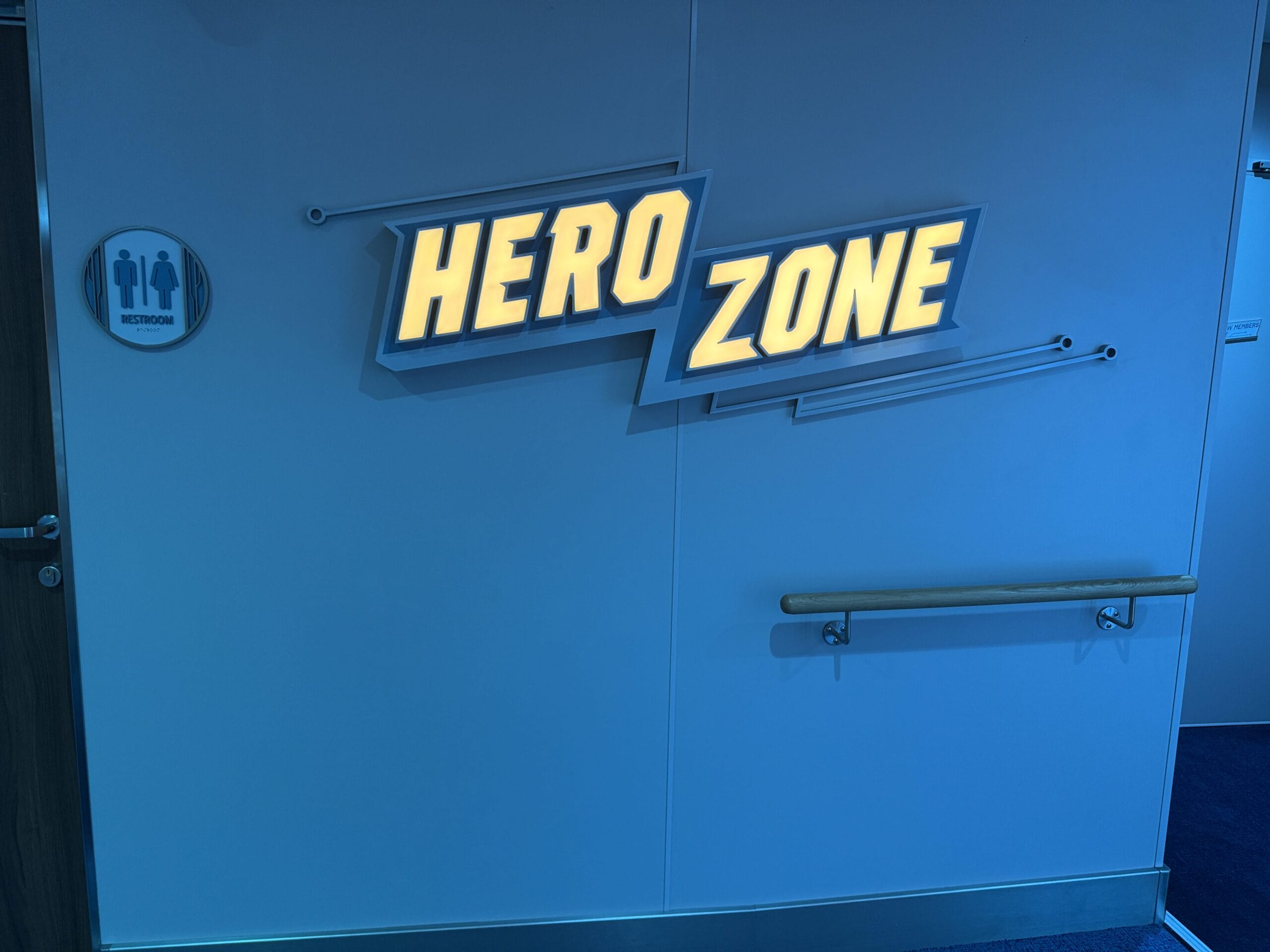 FULL TOUR: Incredibles-Themed Hero Zone Sports Arena on the Disney ...