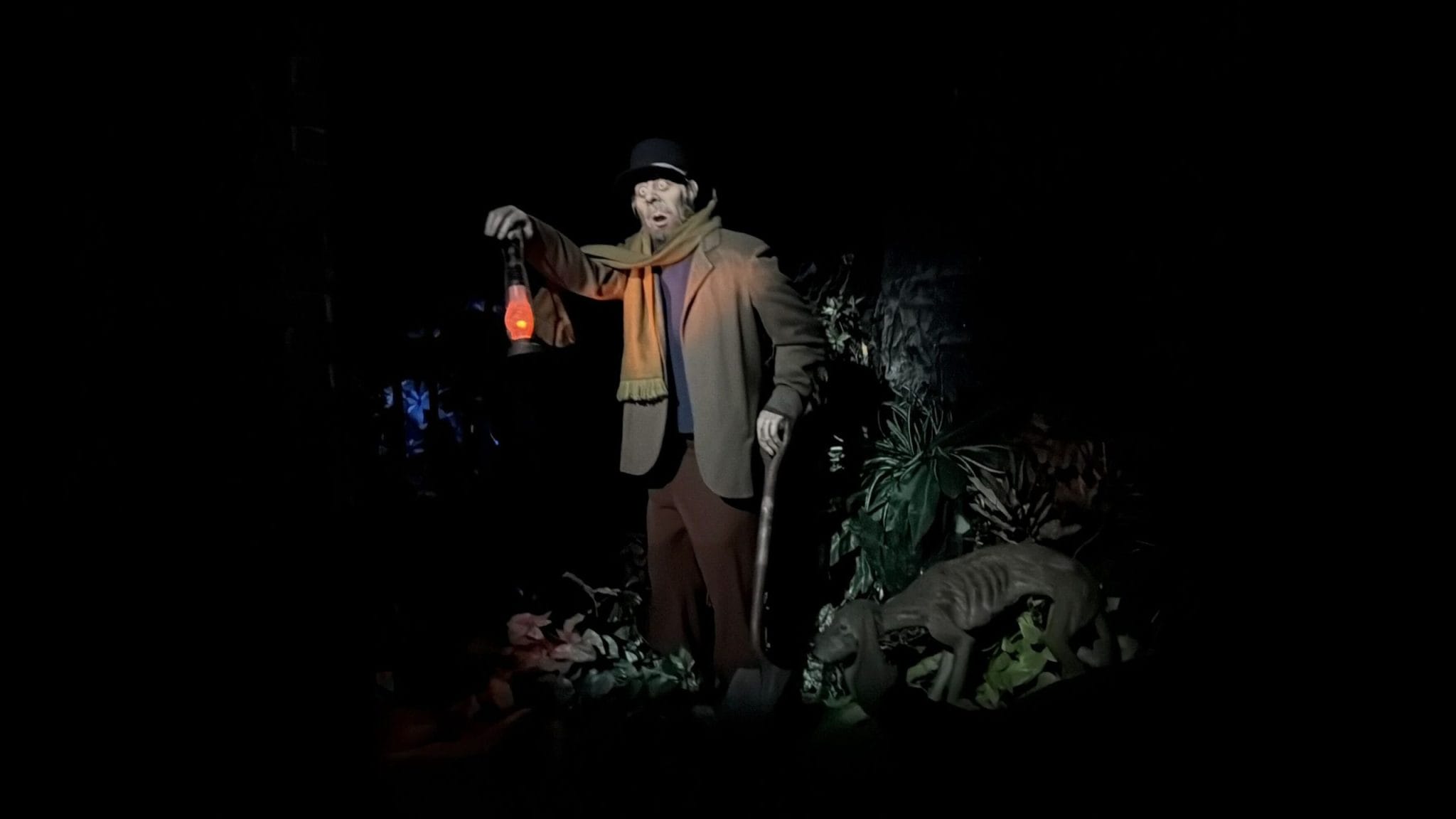 Haunted Mansion Reopens Following Removal of Holiday Overlay at ...