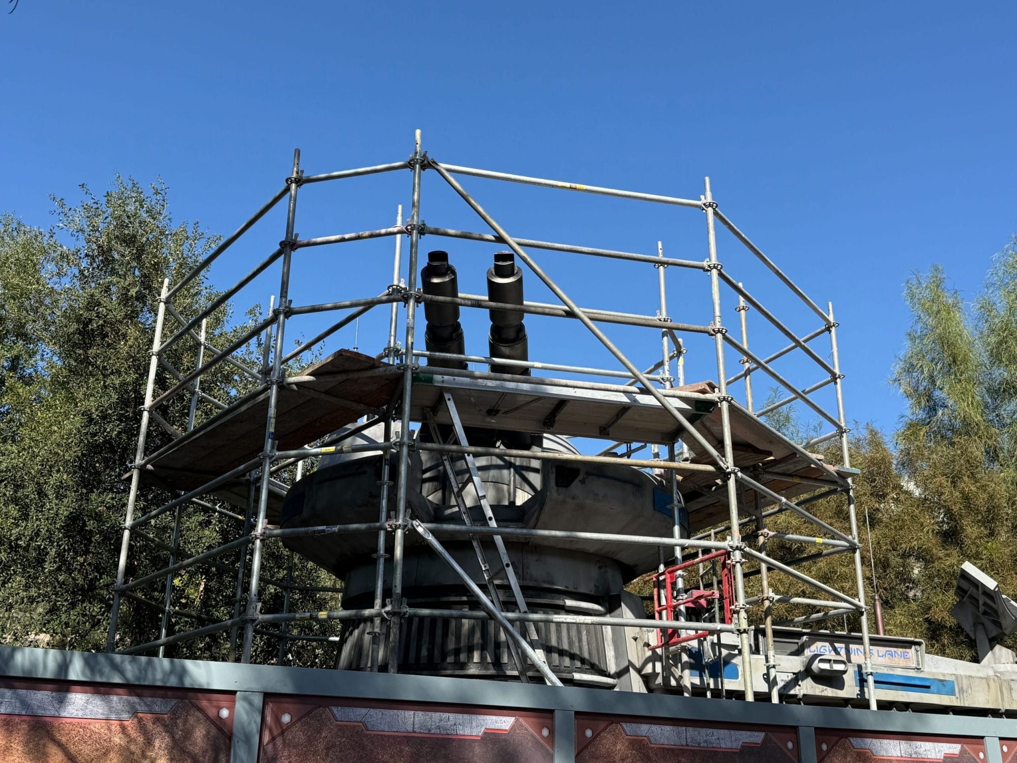 Scaffolding Installed & Repainting at Rise of the Resistance at ...