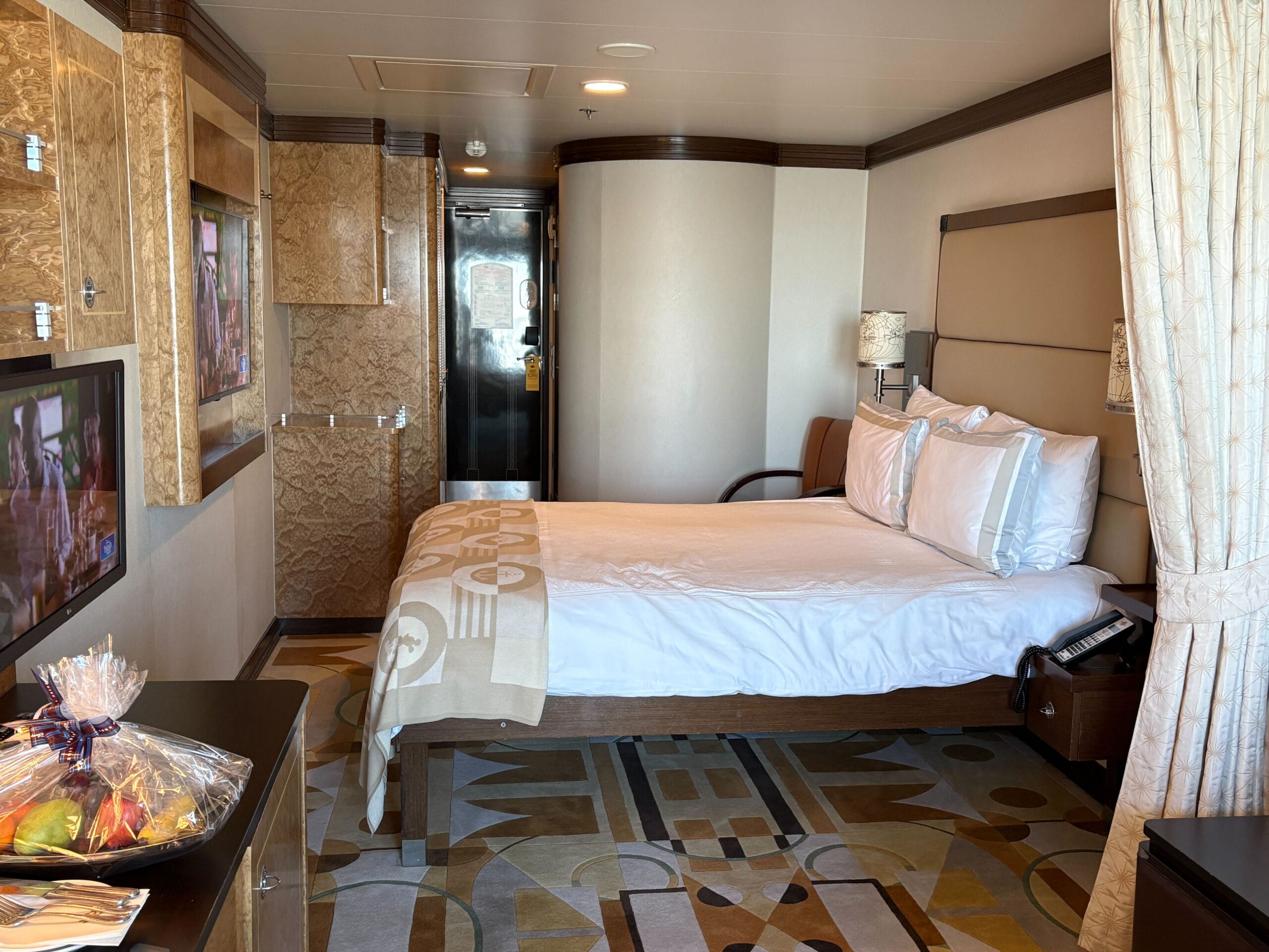Tour a Concierge Family Oceanview Stateroom with Verandah on the Disney ...