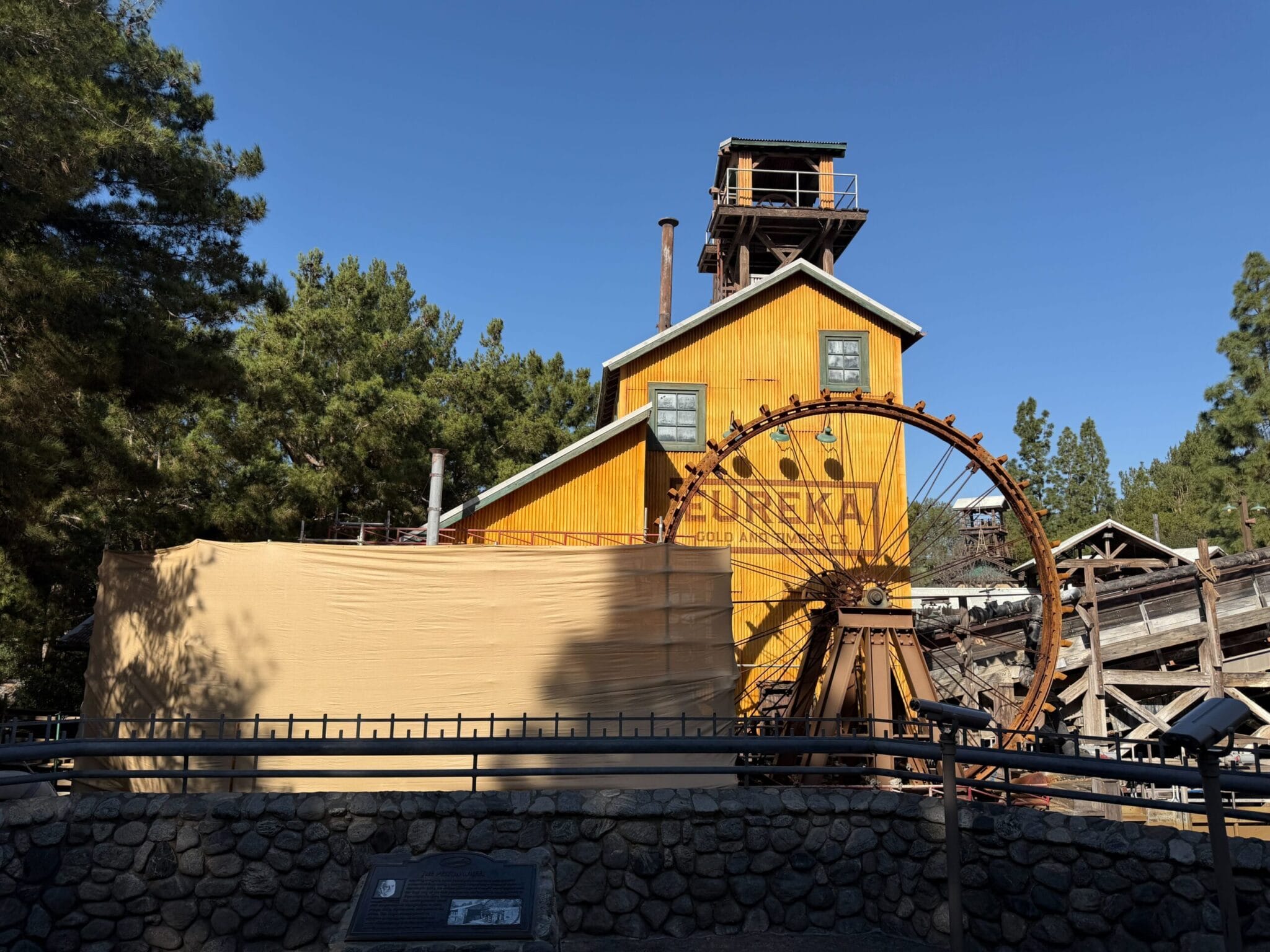 Get Married in Haunted Mansion Courtyard at Disneyland Beginning This ...