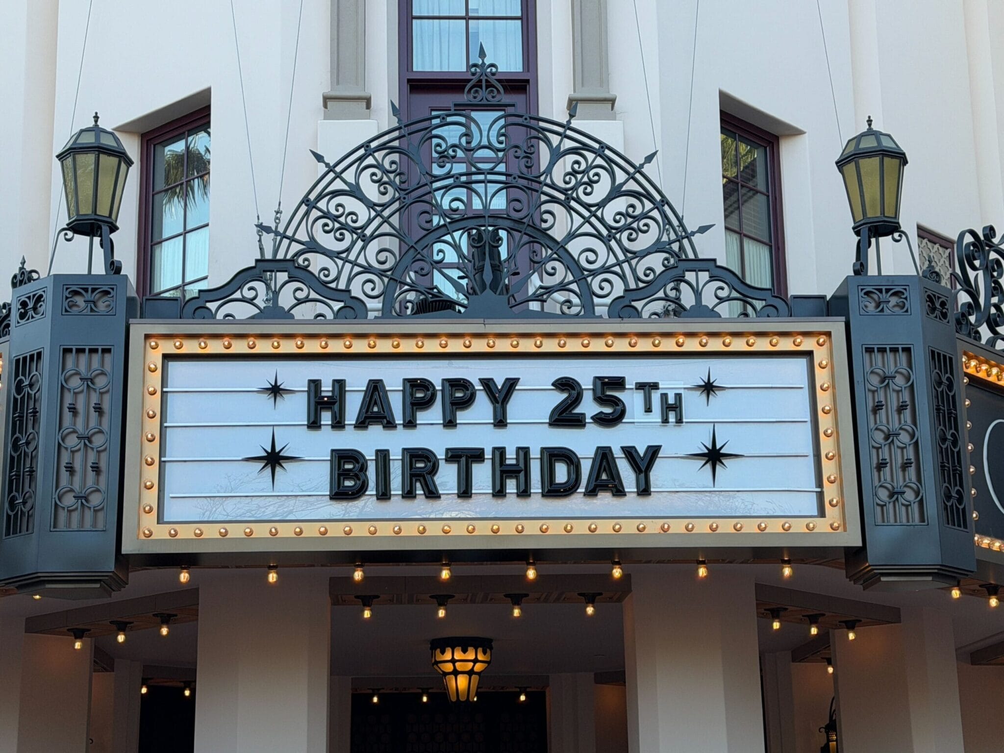Carthay Circle Marquee Updated for Disney California Adventure 25th ...