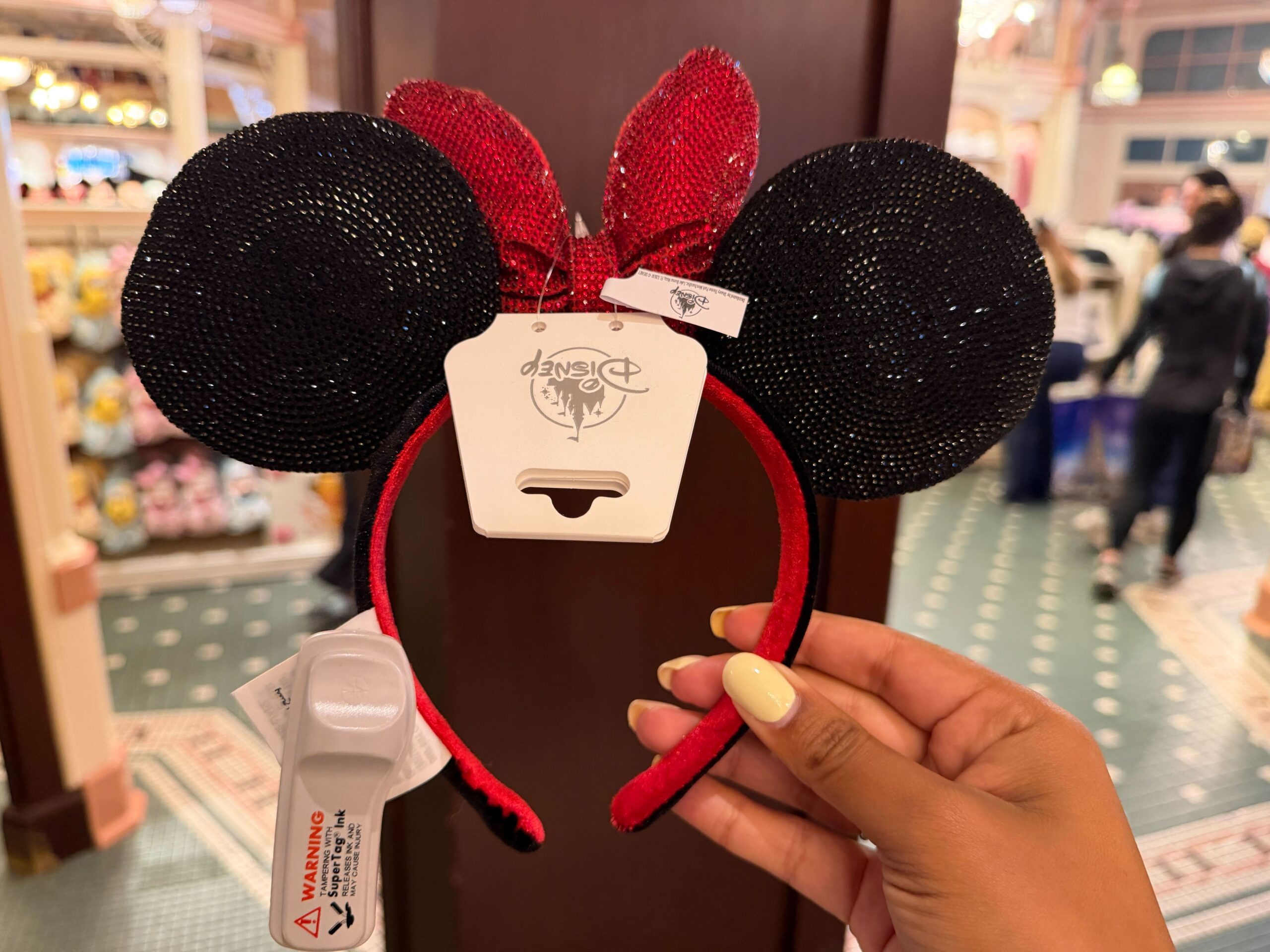 Disneyland Has New Accessories, Keychains, and Bags Featuring 'The Lion ...