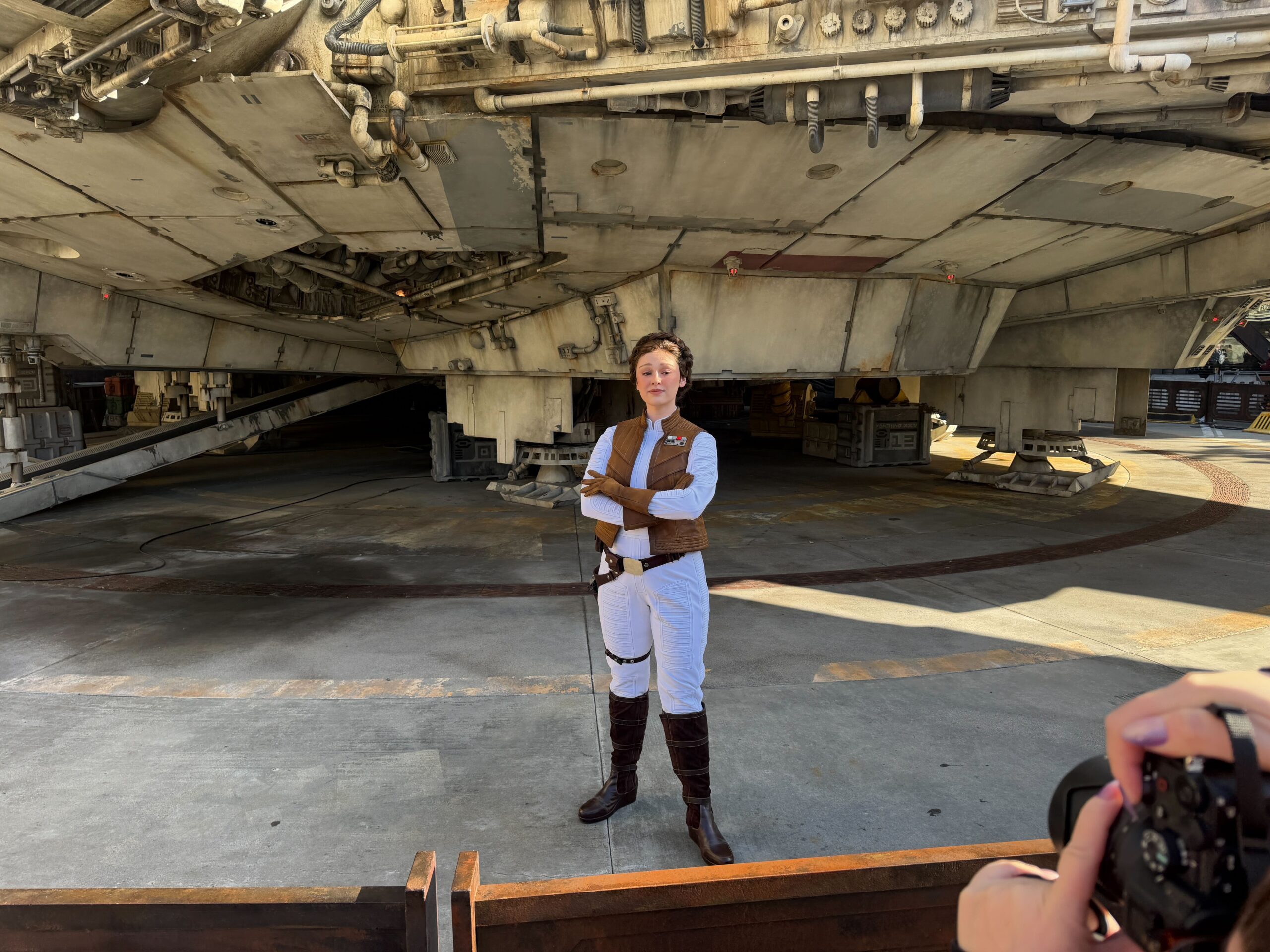 PHOTOS: Leia Organa Meet & Greet Debuts at Disneyland for Galaxy's Edge ...