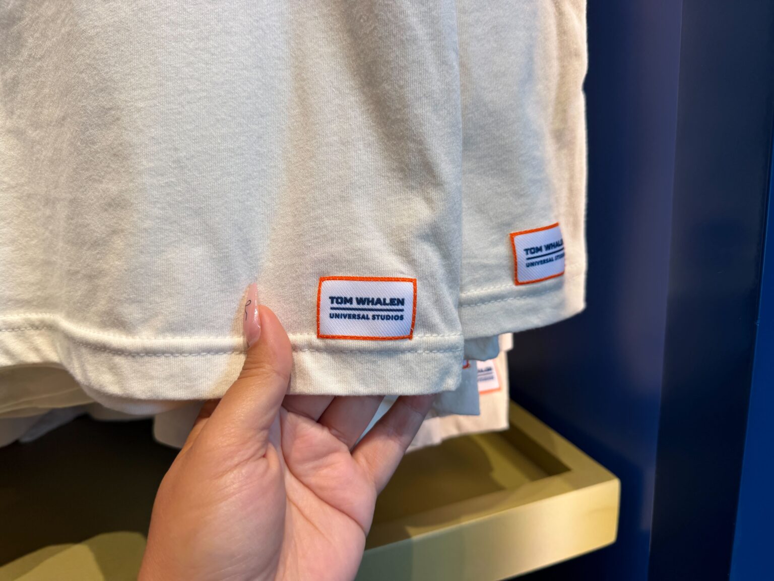 ‘Jaws’ Apparel, Art, and More Now Available at Universal Orlando Resort ...