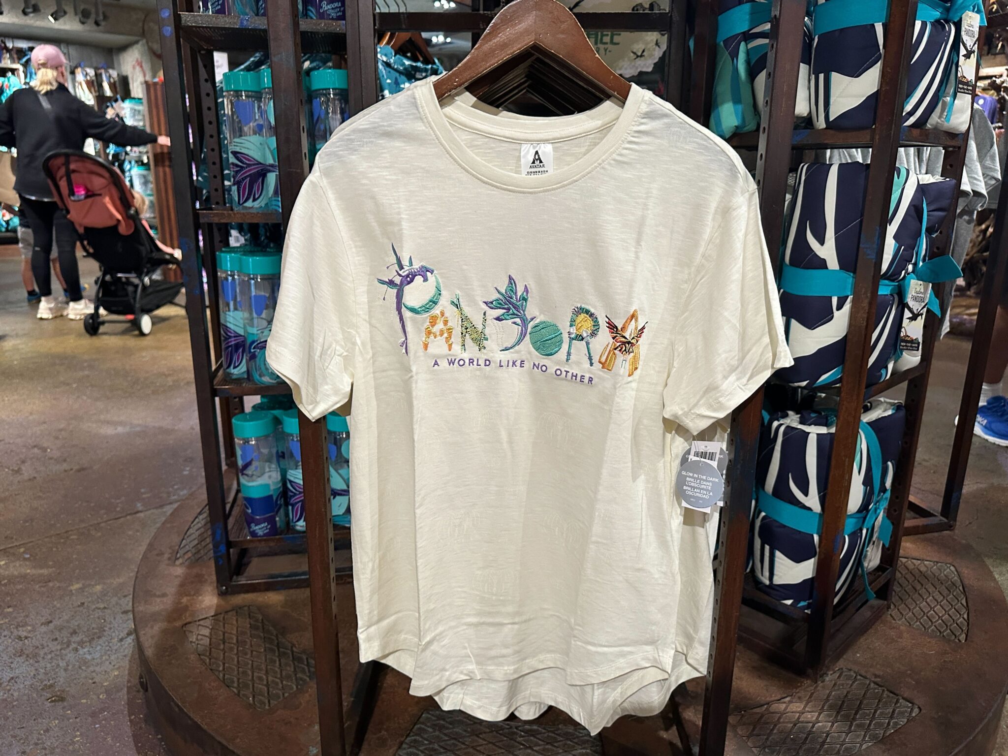 Glow-in-the-Dark Pandora ‘Avatar’ Collection at Disney’s Animal Kingdom ...
