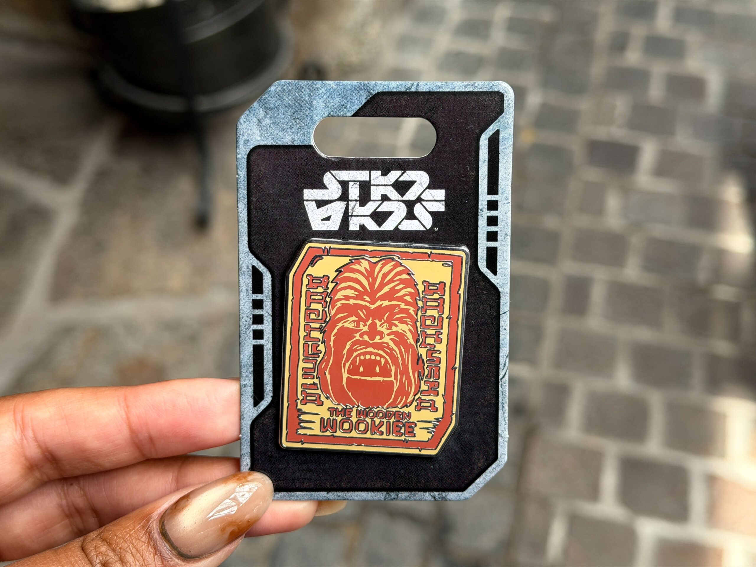 Batuu Pins and 'Mandalorian' Apparel Now Available in Star Wars: Galaxy ...