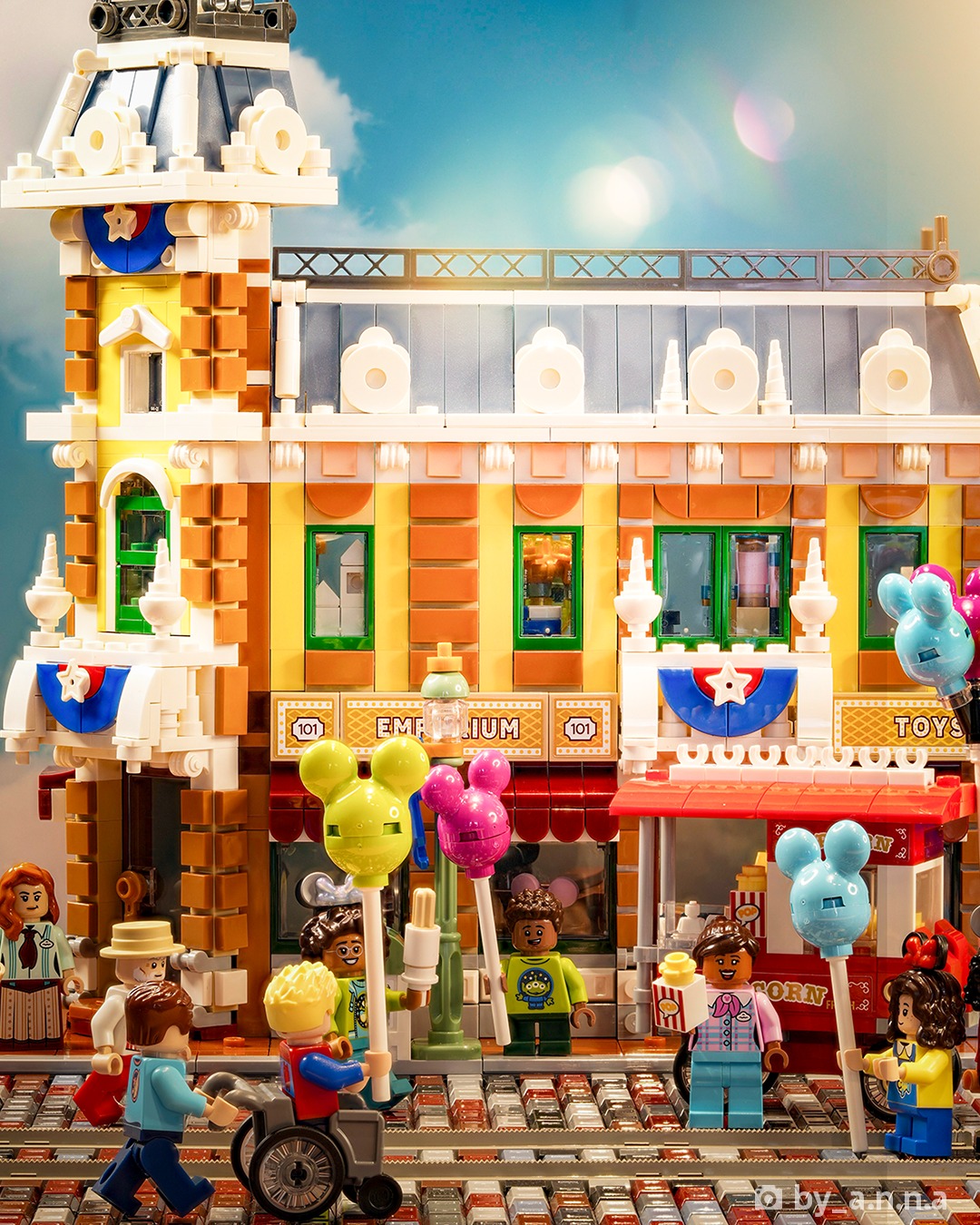 Disneyland Main Street U.S.A. LEGO Set Now Available Online - WDW News ...