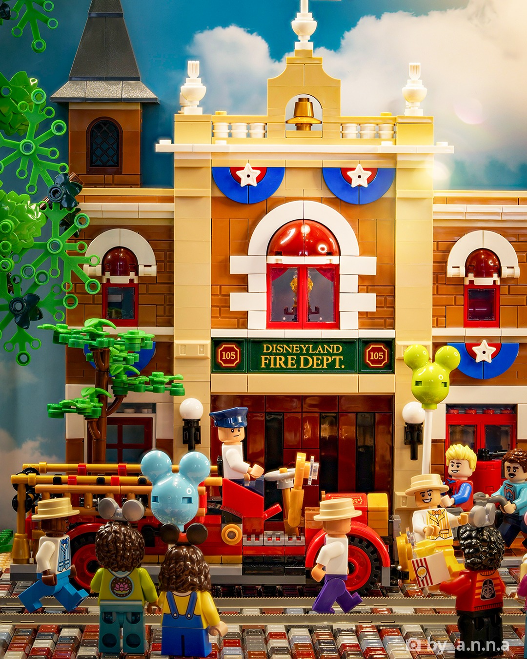Disneyland Main Street U.S.A. LEGO Set Now Available Online - WDW News ...