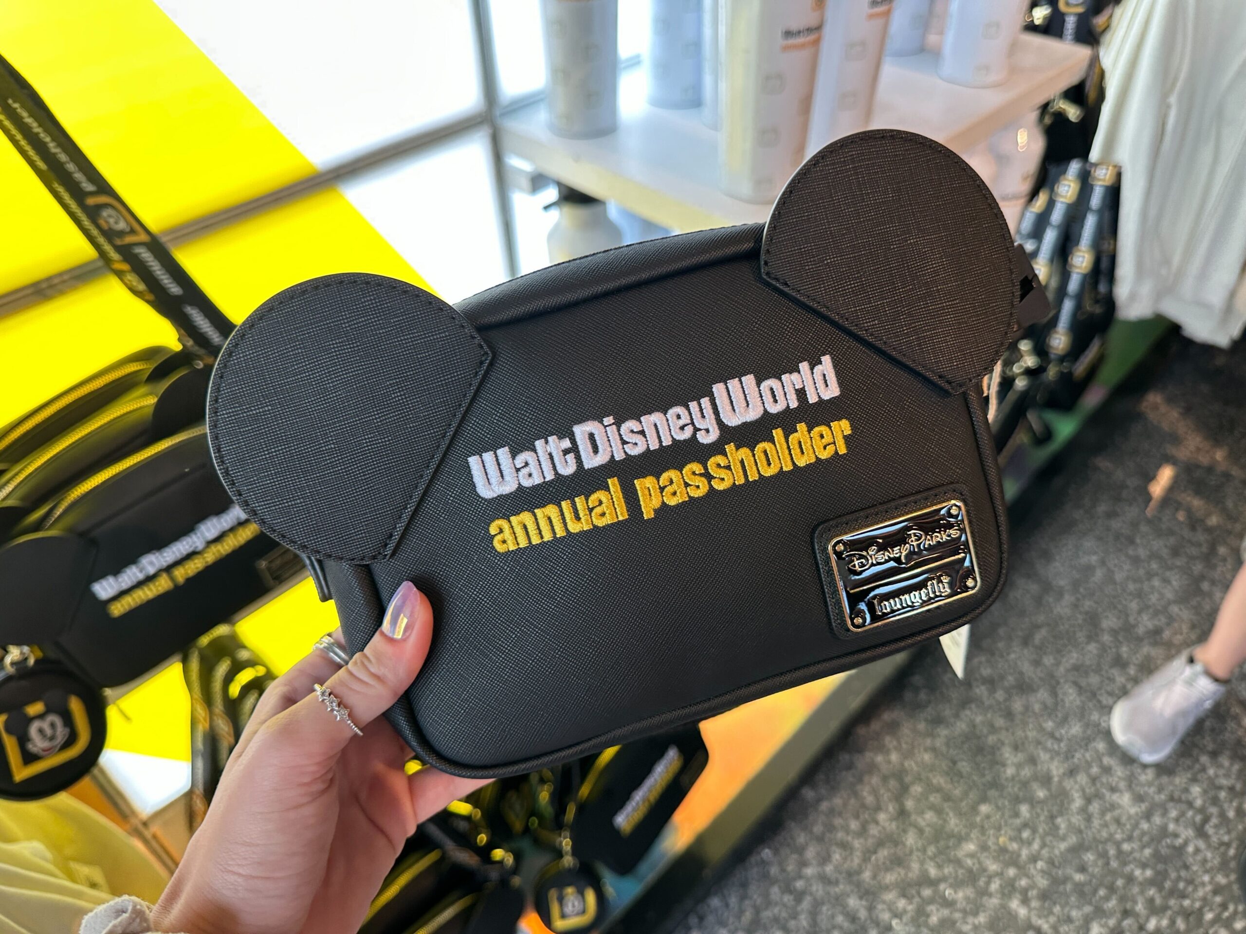 Full List (With Prices) of Walt Disney World V.I.PASSHOLDER Merchandise ...