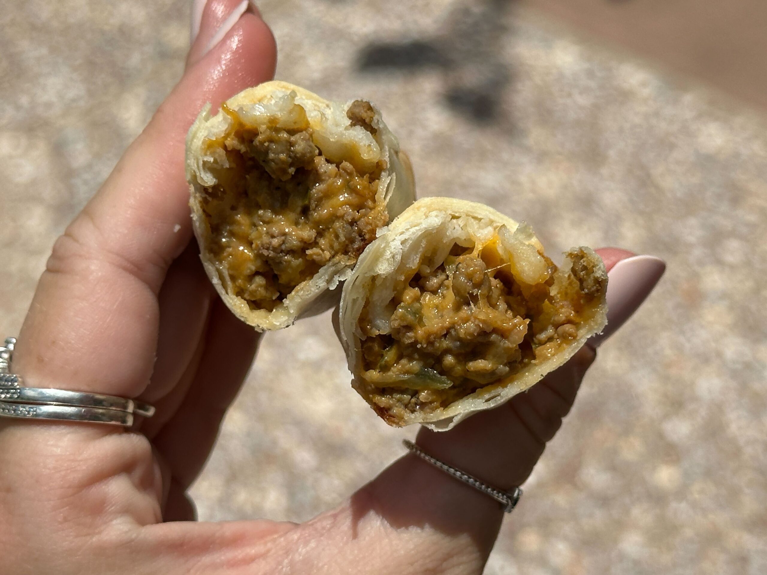 REVIEW: Cheeseburger Spring Rolls Available at a Disney World Resort ...