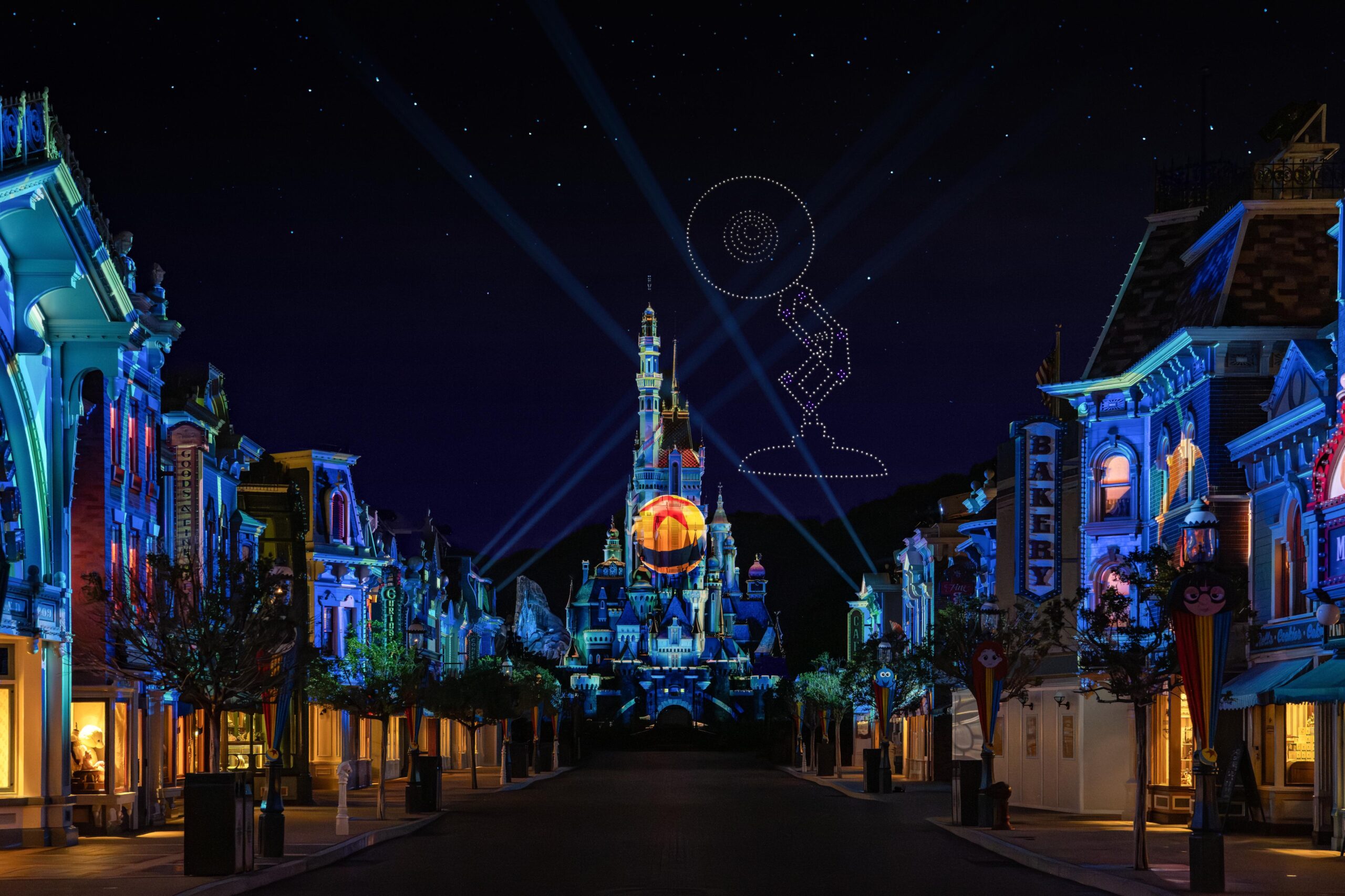VIDEO: Drones and Giant Character Inflatables Star in Pixar Pals ...