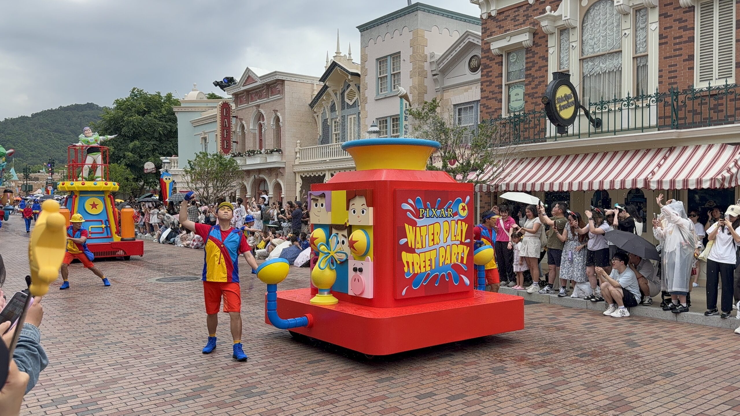 Why Not at Walt Disney World? Water Parade Cools Down Guests for Pixar ...