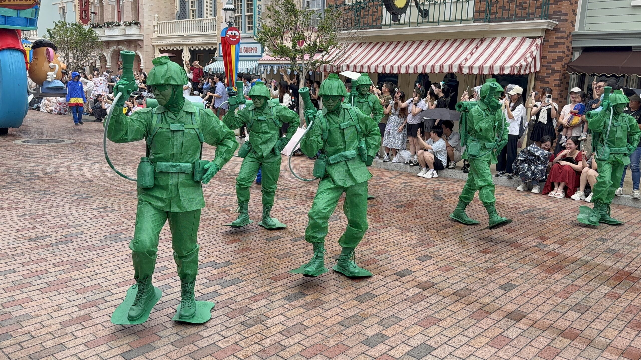 Why Not at Walt Disney World? Water Parade Cools Down Guests for Pixar ...