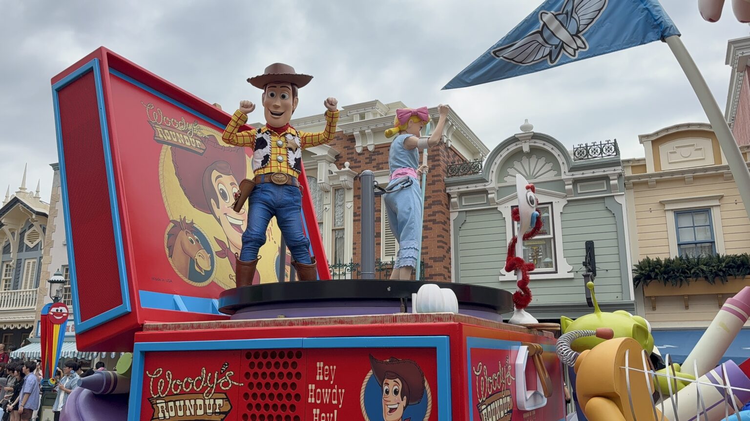 Why Not at Walt Disney World? Water Parade Cools Down Guests for Pixar ...
