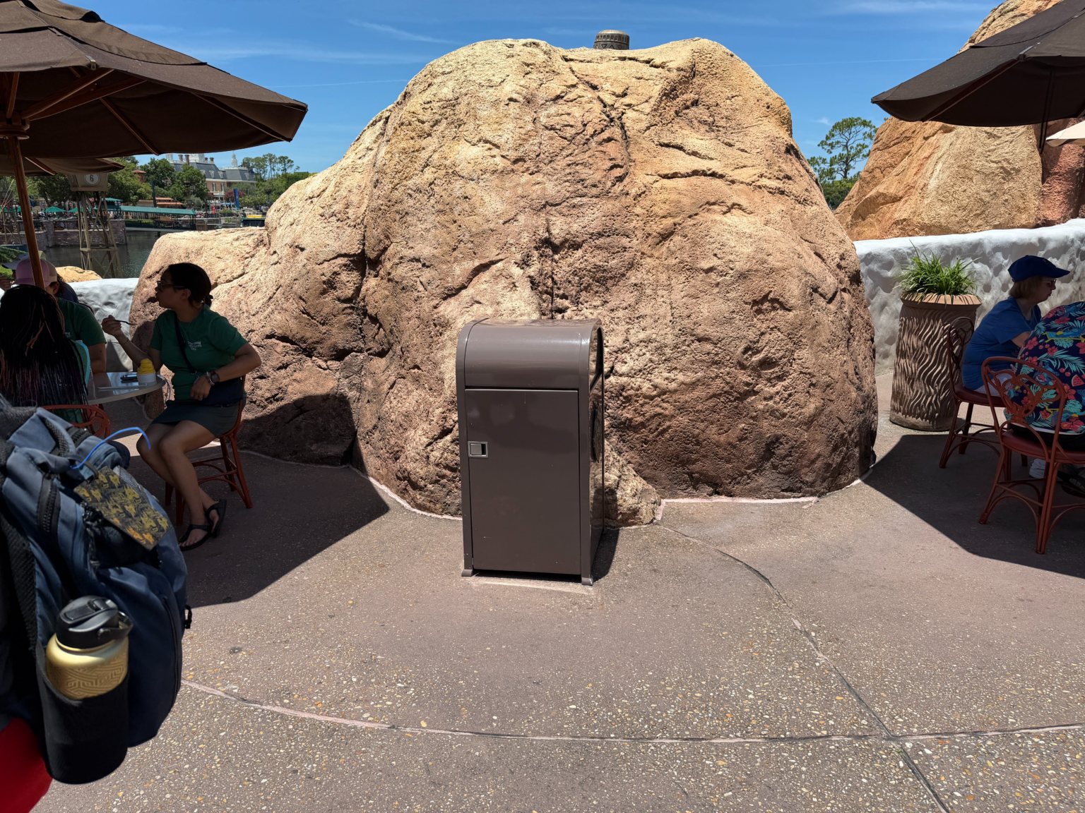 More Solar-Powered Trash & Recycling Bins Appear Around World Showcase ...