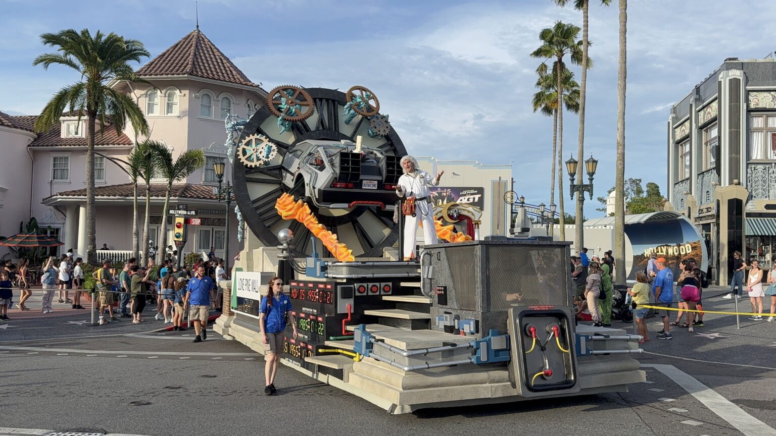 PHOTOS, VIDEO: Universal Mega Movie Parade Returns to Universal Studios ...