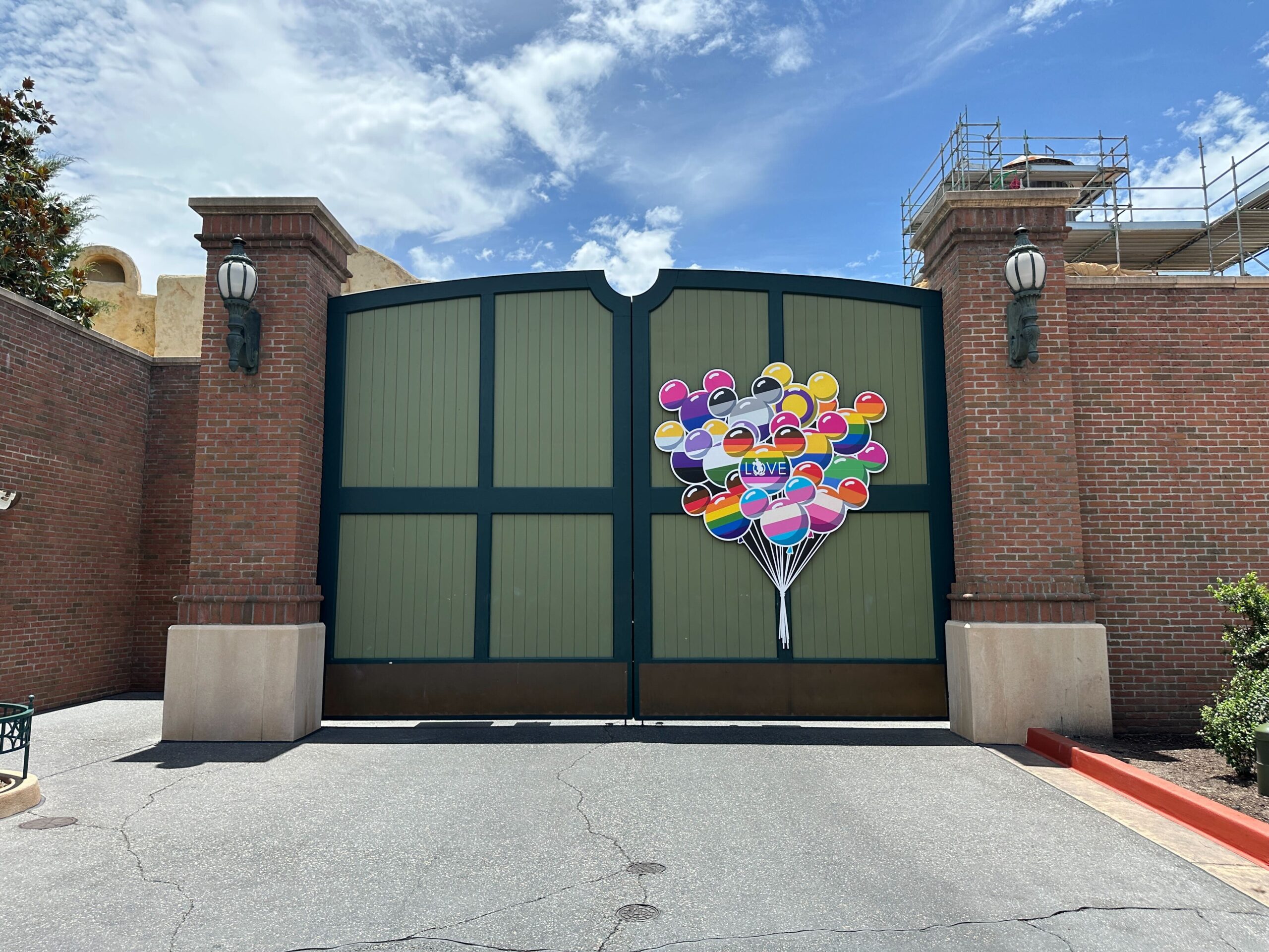 Mickey Balloons Pride Photo Op Returns to Disney's Hollywood Studios in ...